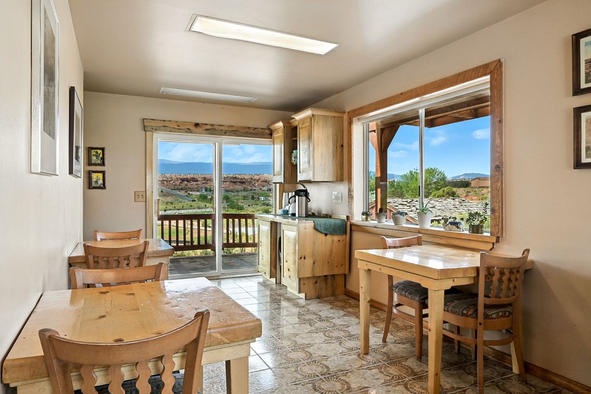 The Rim Rock Inn and Restaurant - Boulder Mountain Realty, Inc.