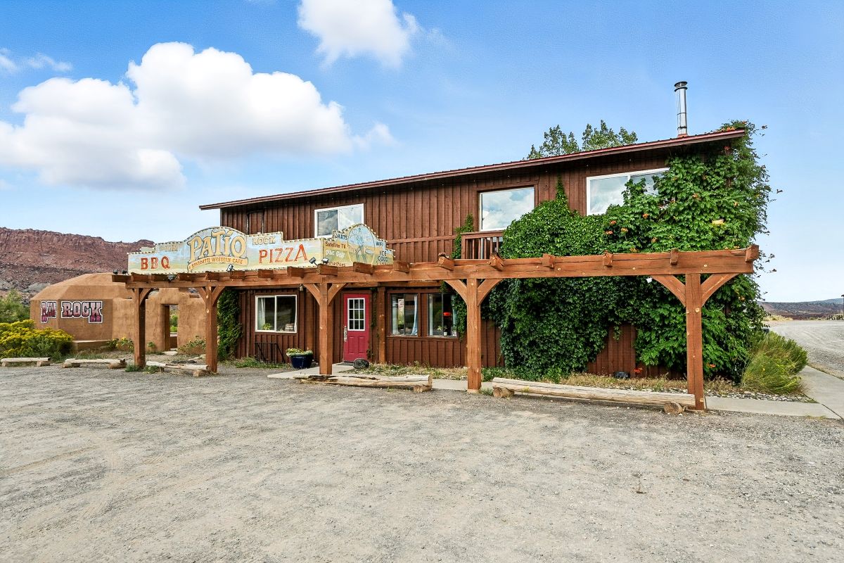 The Rim Rock Inn and Restaurant - Boulder Mountain Realty, Inc.